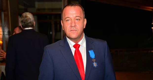Nicolas Ritter reçoit les insignes de Chevalier de l’Ordre national du ...