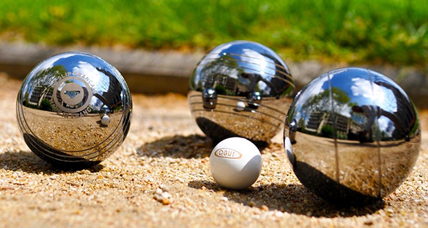 Pétanque: rapprochez-vous du cochonnet ! | lexpress.mu