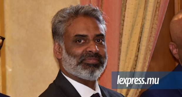 Remaniement ministériel : Maneesh Gobin remplacé par Vikram Hurdoyal à ...