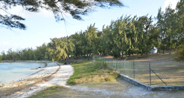 Anse-la-Raie : 25 villas construites sur la plage