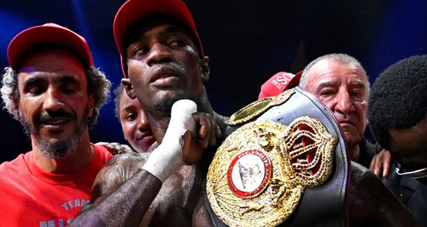 Boxe: Soro rétrogradé de champion mondial super-welters «régulier» à «gold»